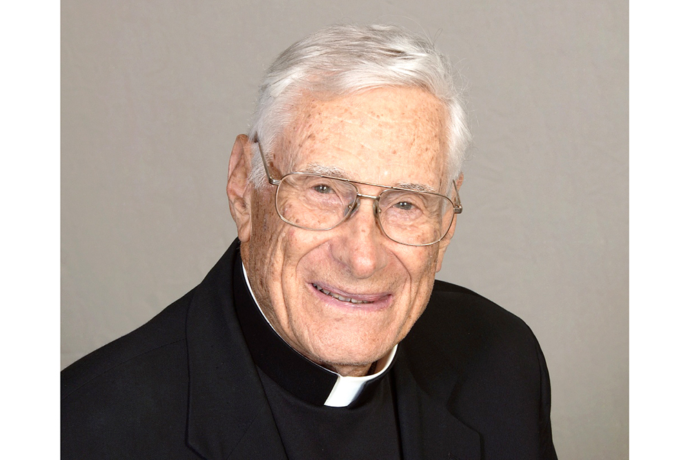Father Robert B. Gray, a retired pastor, dies at 93 - The Record Newspaper