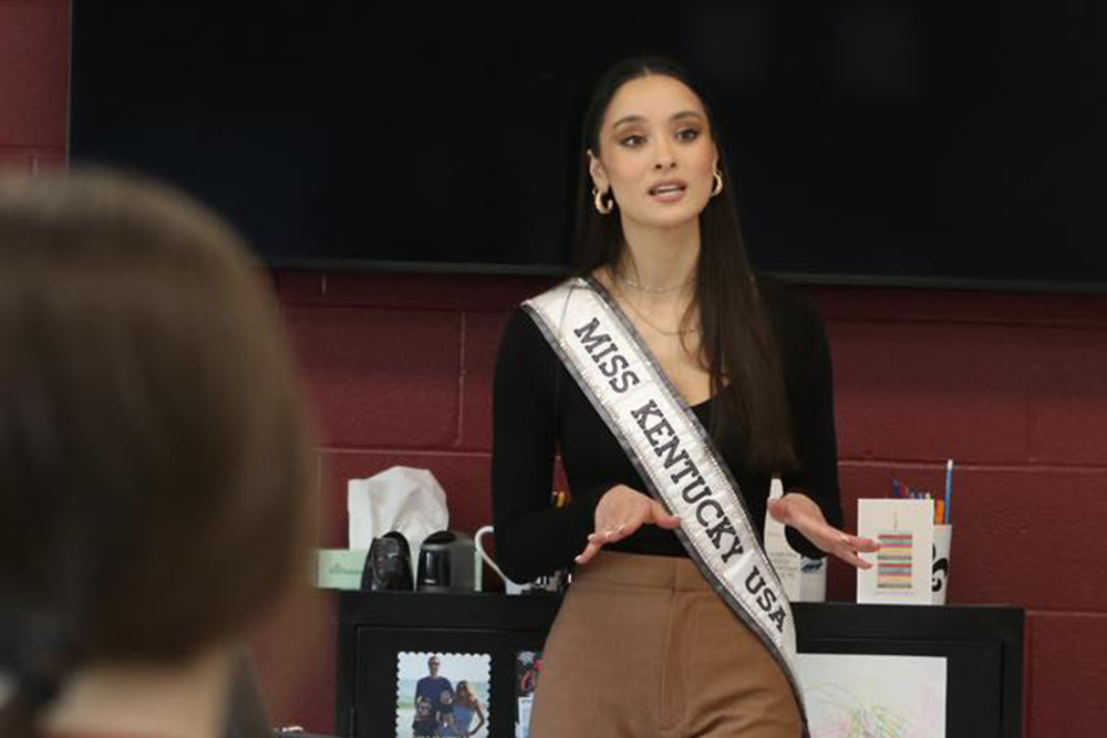 Miss Kentucky discusses personal finances at Assumption - The Record ...