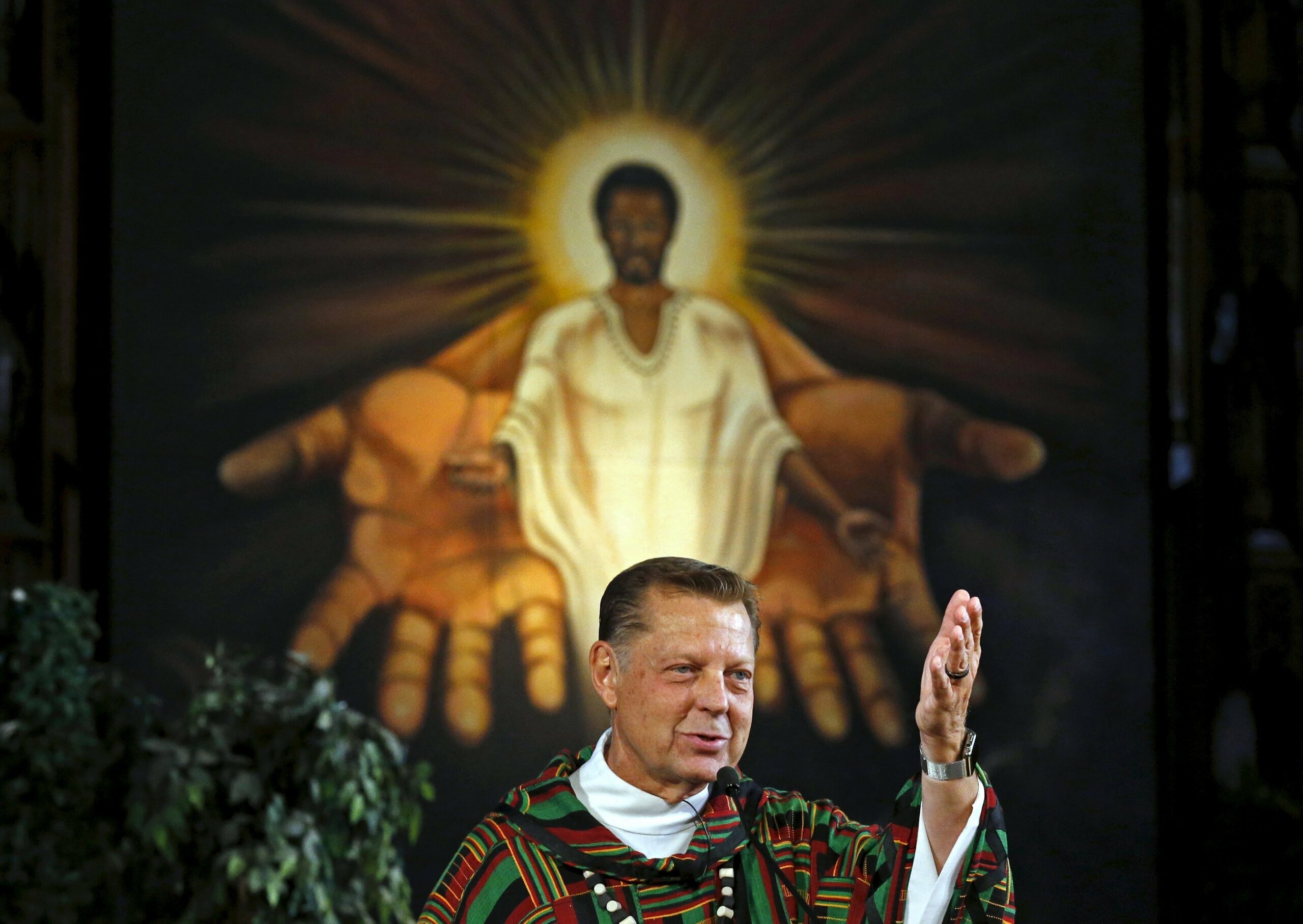 Chicago's Father Pfleger is removed from ministry over abuse allegation ...