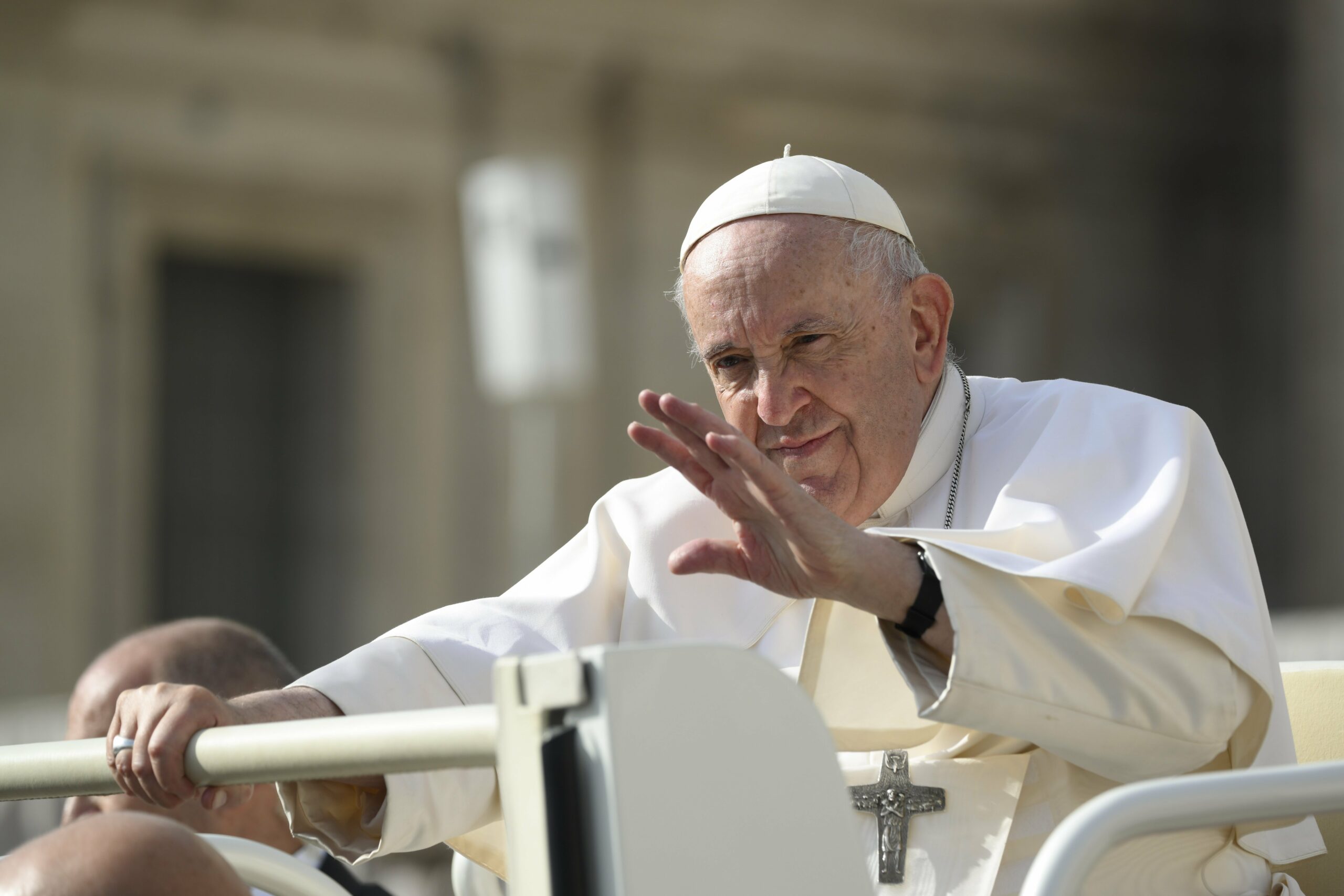 Papa: La tristeza puede ser 'alarma' para la vida - The Record Newspaper