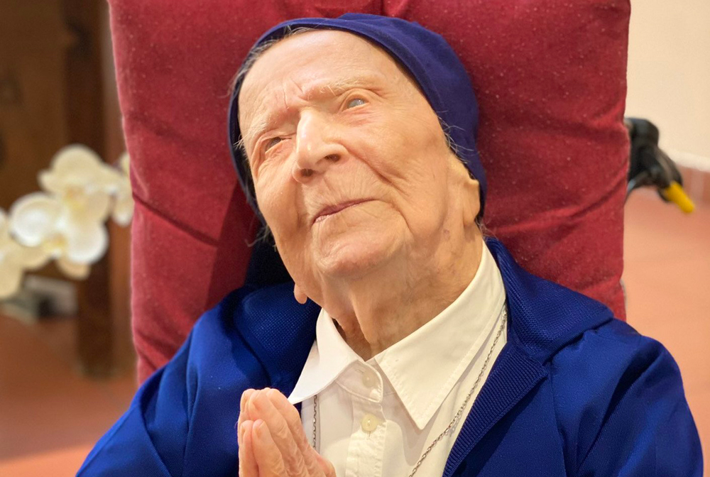 Sister André, a Daughter of Charity and oldest known person in world ...