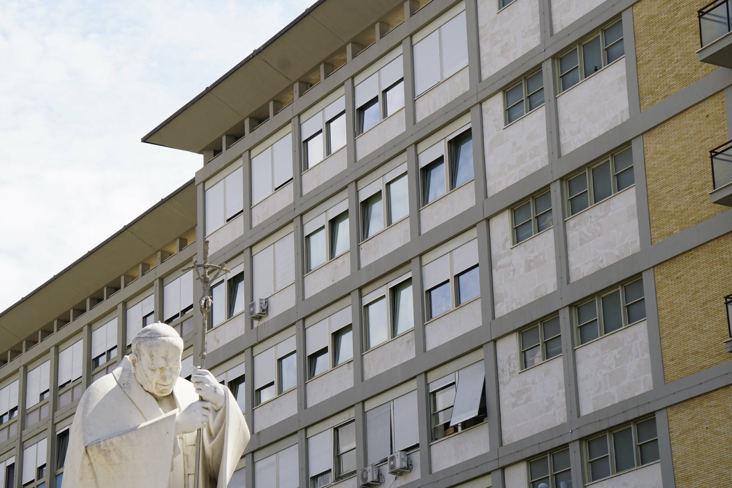 Pope doing well after abdominal surgery, asks for continued prayers ...