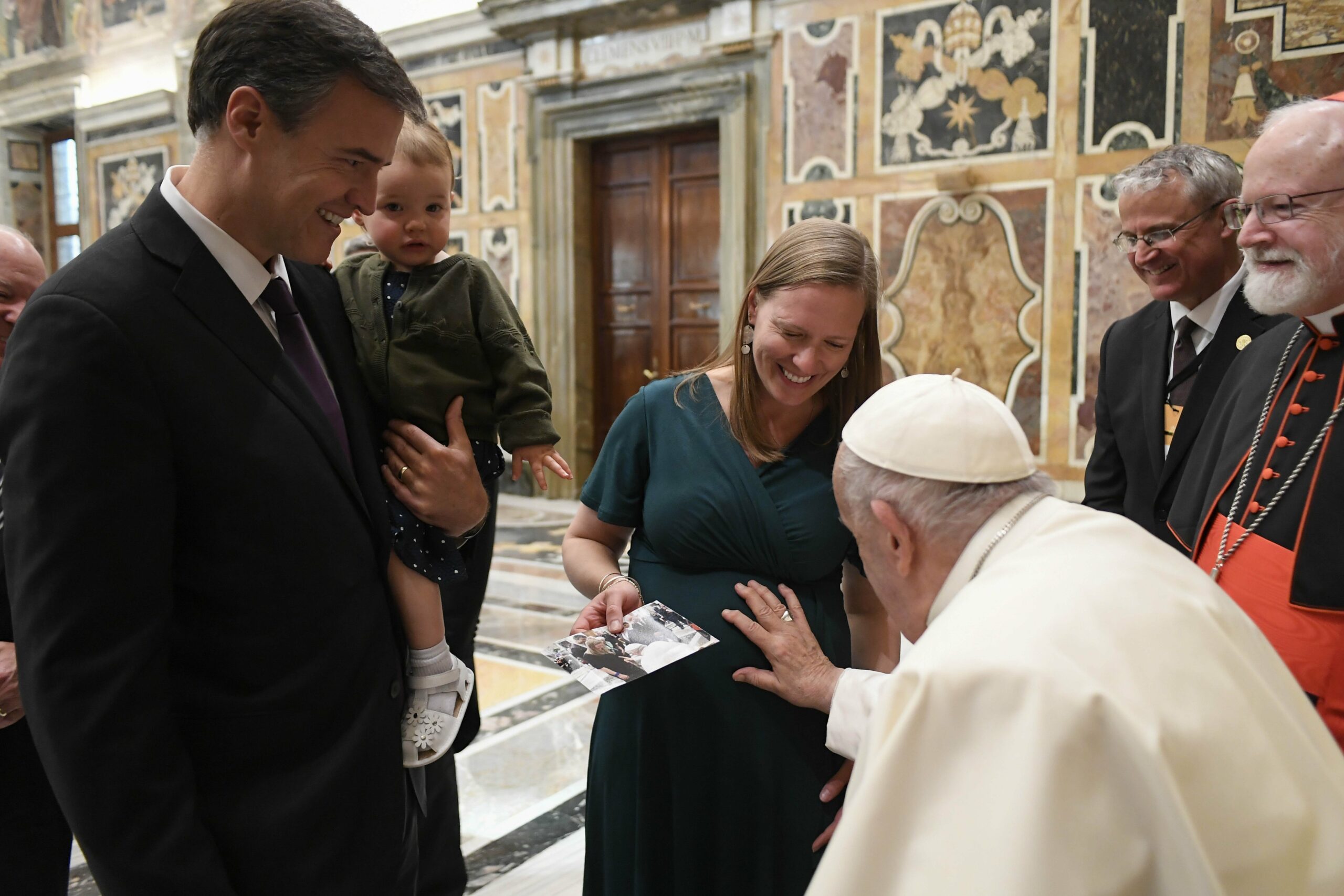 Cultivate solidarity through prayer, adoration, pope tells donors - The ...