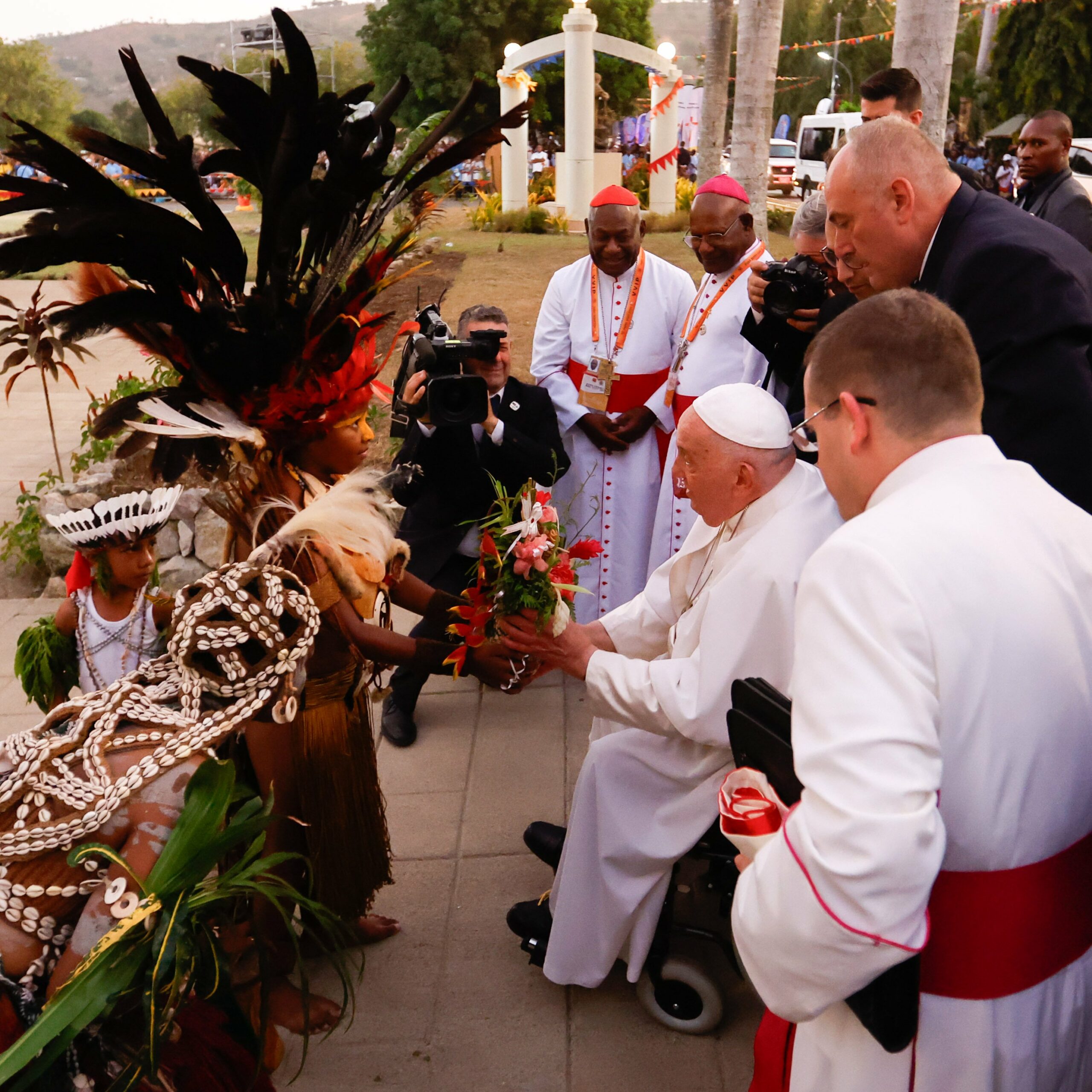 All people are gifts from God with a mission to share love, pope says ...