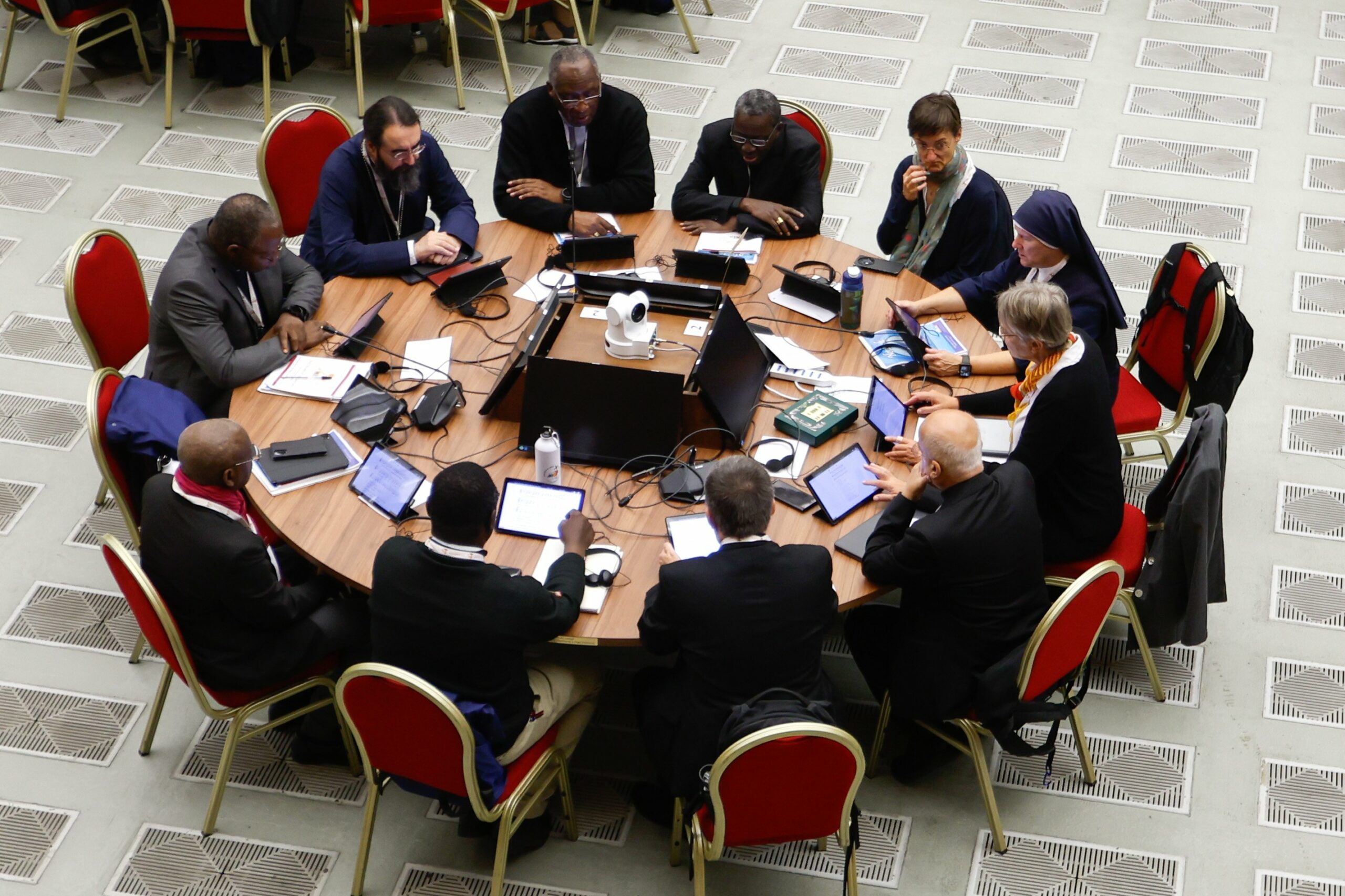 Synod begins looking at institutional changes to promote synodality ...