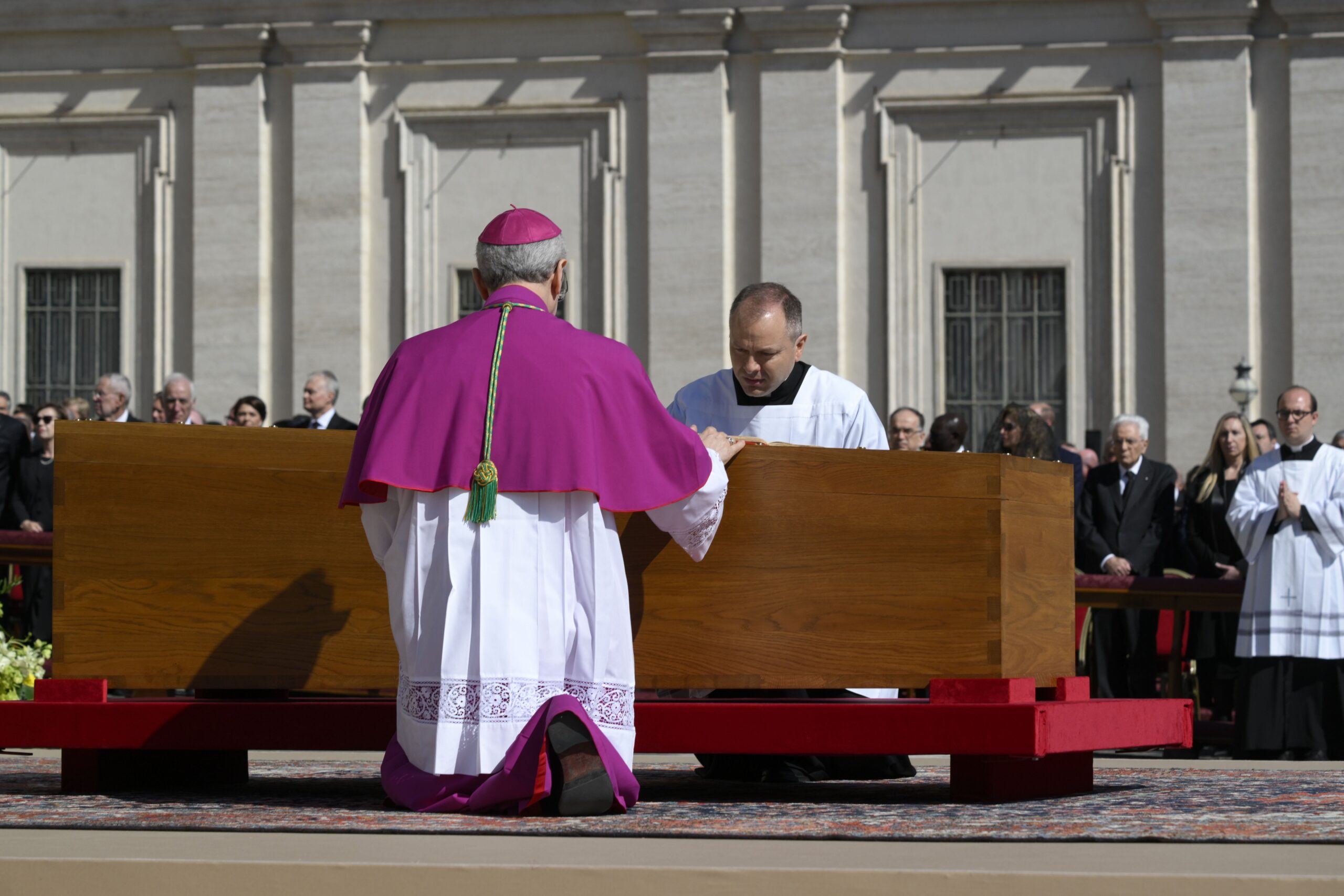 Poor and powerful pray for eternal repose of a pope 'with an open heart ...