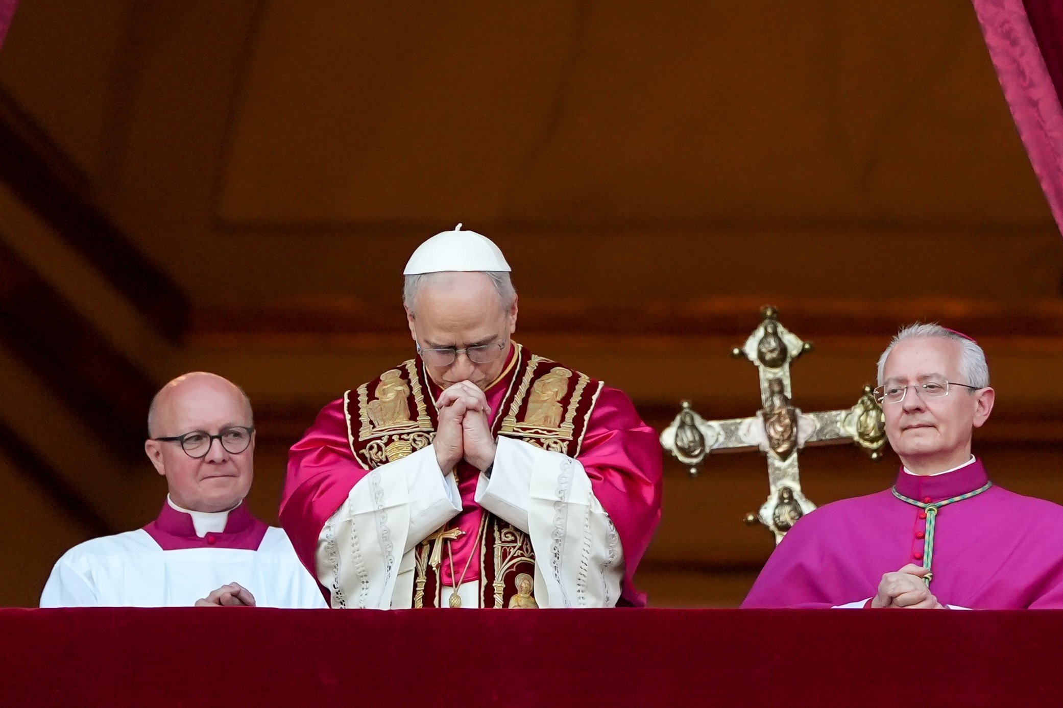 Pope's first World Peace Day message draws from his first public ...