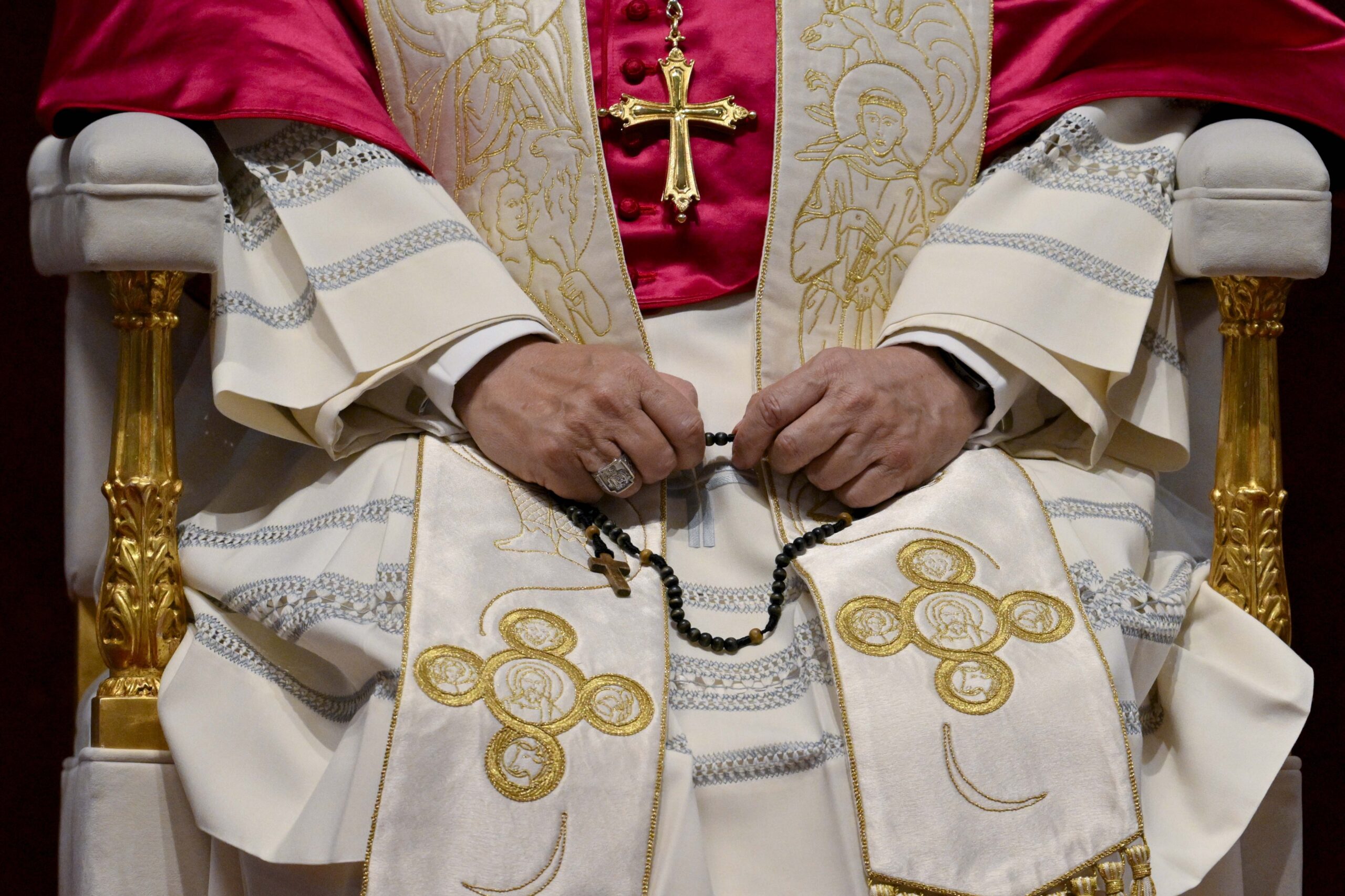 Pope decries horror, inhumanity that 'some adults boast of with pride ...